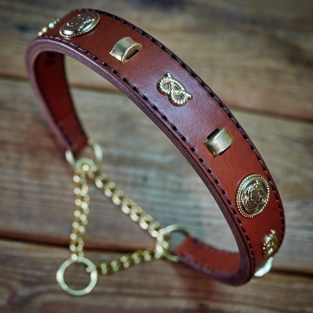 Dog hits the leash? Half check choker tightens control